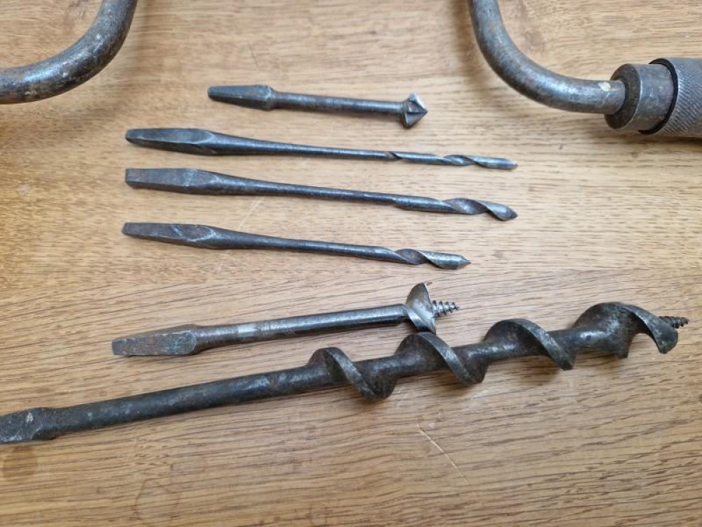 Veilinghuis-Online - kavel-details Vintage handboor