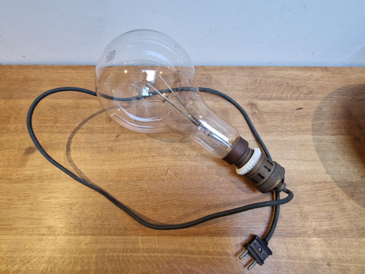 Veilinghuis-Online - kavel-details Antieke gloeilamp Philips